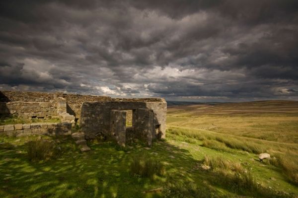 Wuthering Heights: 3 Spooky Real-life Houses That Inspired Emily Brontë ...